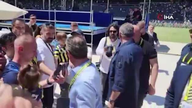 Üyelerden Ali Koç ve Aziz Yıldırım'a yoğun ilgi! - Video 7