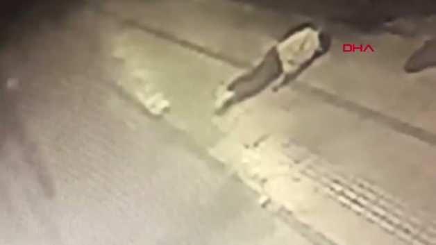 Paramedik Hamit Aras davasında yürek yakan anlar: Anne görüntüler ...