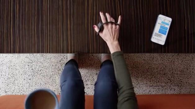 Parmaklara geçirilebilen klavye: Tap Strap - Video 7