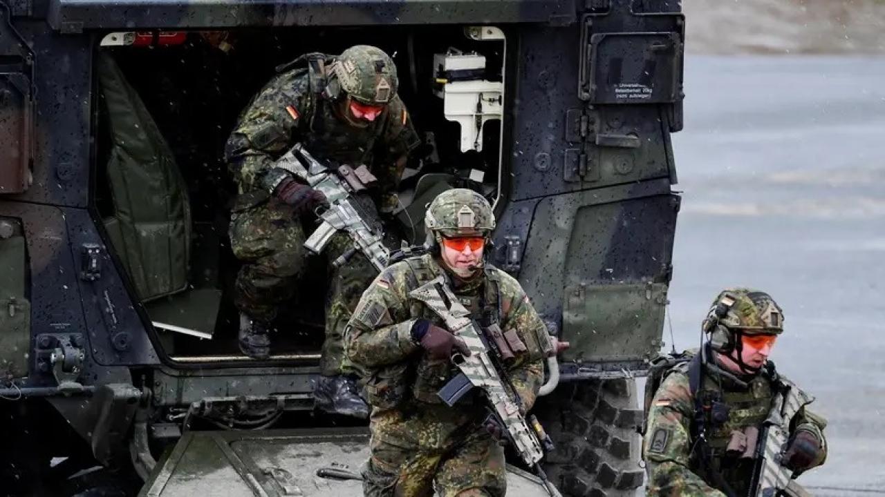 Çarpıcı iddia: Alman ordusunun sadece iki gün yetecek cephanesi var ...