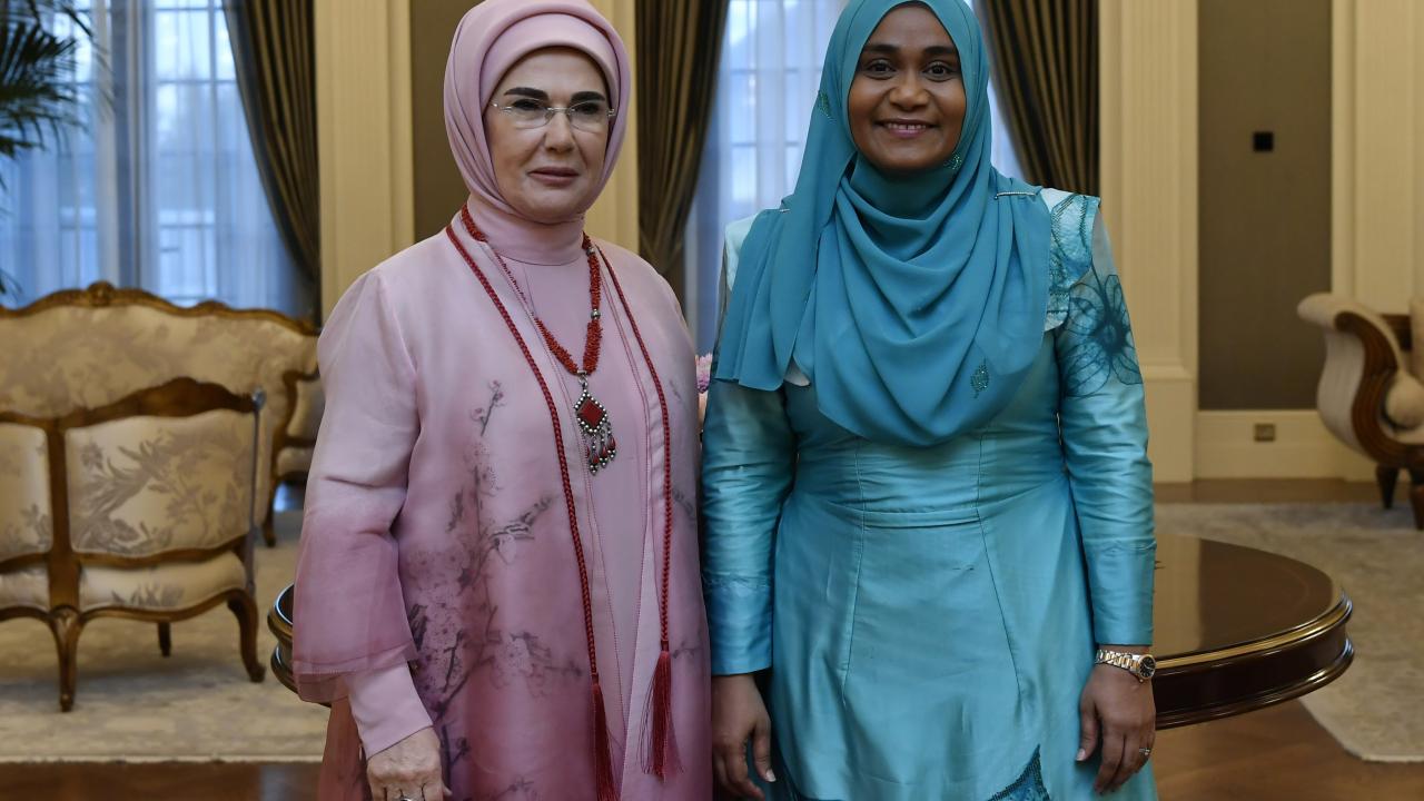 Emine Erdoğan, Maldivler Cumhurbaşkanı Muizzu'nun eşi Sajidha Mohamed ...