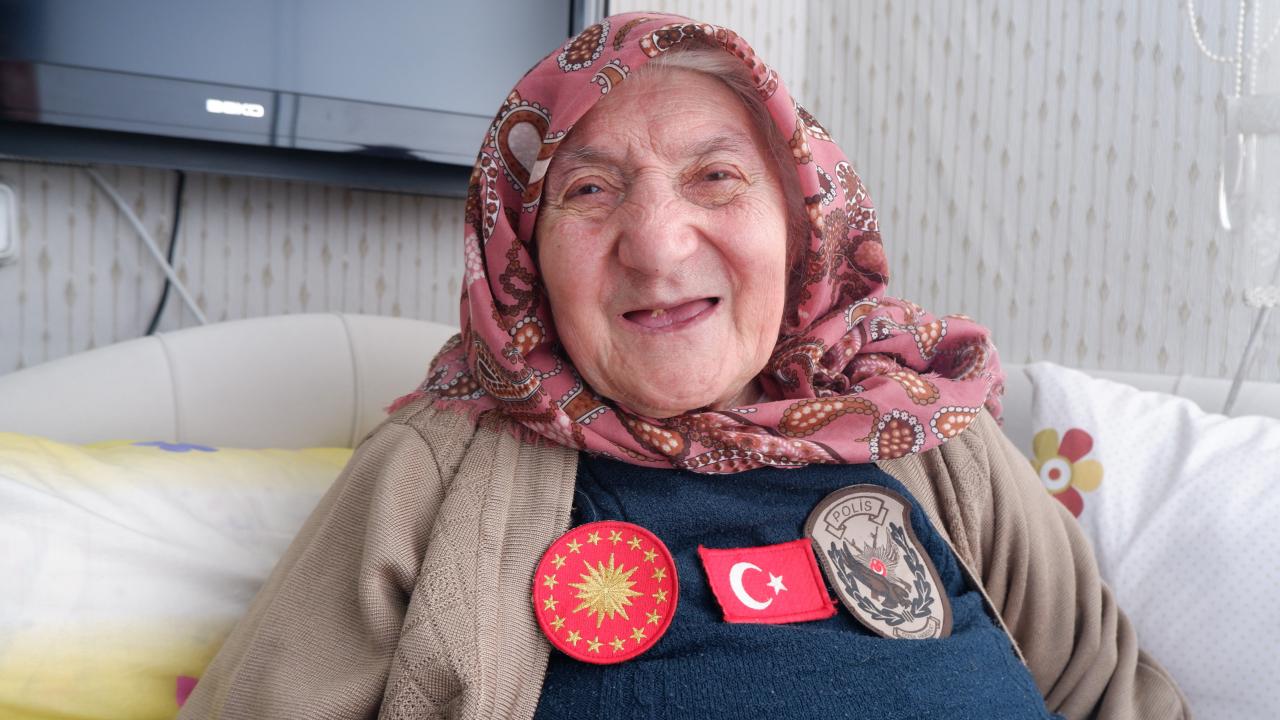 101 yaşındaki Aliye Nine Cumhurbaşkanı Erdoğan'ı dilinden düşürmüyor - Haber 7 GÜNCEL