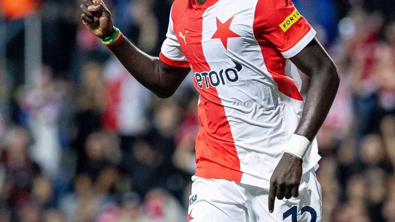 Fenerbahçe'ye kemik gibi sol bek! Moussa Sow etkin rol oynayacak - Tüm ...