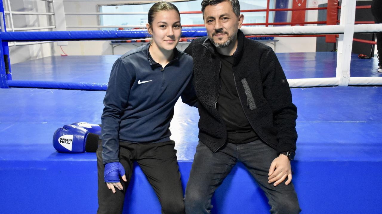 Eski güreşçi babası istedi diye boksa başladı: Türkiye'de rakibi yok ...