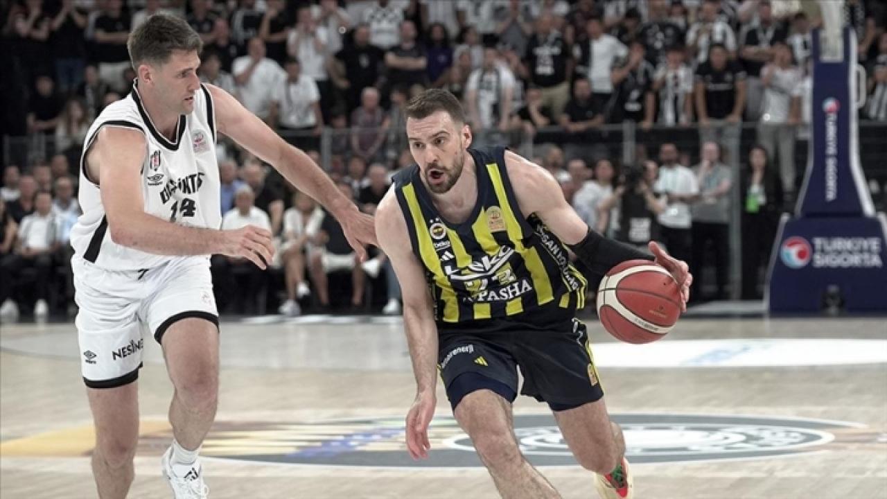 Beşiktaş Fibabanka - Fenerbahçe Beko 4. maç sonucu! Fenerbahçe kupaya ...