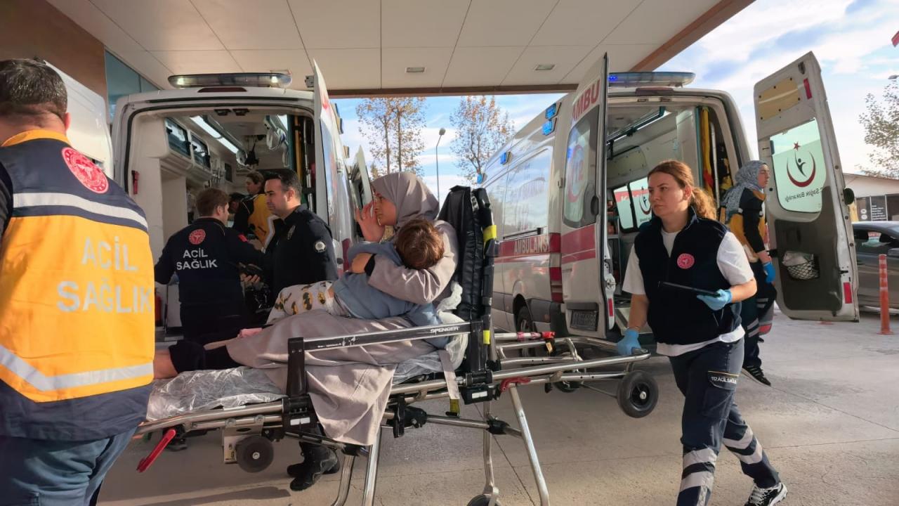 Balkonda oynarken düştü! 2 yaşındaki Veysel ağır yaralandı - Haber 7 GÜNCEL