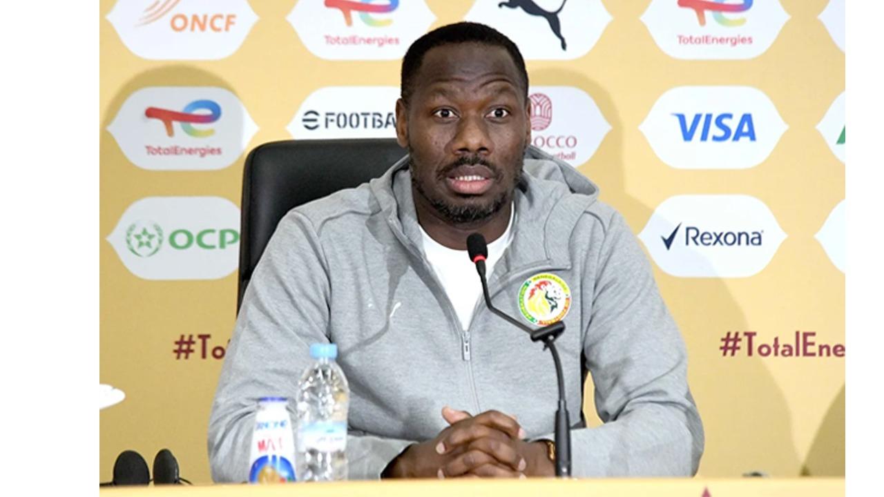 Senegal Teknik Direktörü Pape Thiaw tüm dünyaya iman dersi verdi! - Tüm ...