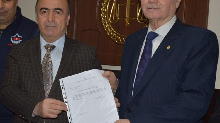 Manisa haberleri Halil Kırlı mazbatasını aldı - 15 Ocak 2018