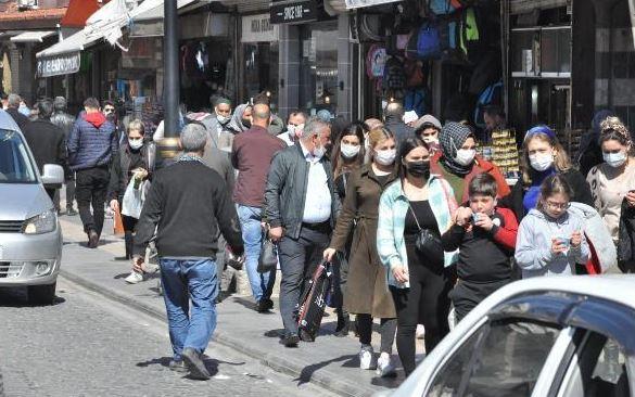 Diyarbakır'da tedirgin eden kalabalık! Anonslara rağmen... - Haber 7 GÜNCEL Diyarbakır'da tedirgin eden kalabalık! Anonslara rağmen... - Haber 7 GÜNCEL